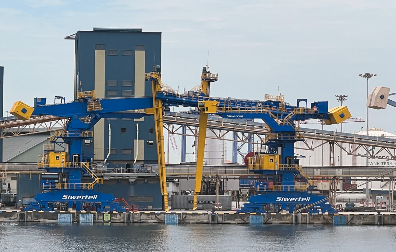 Three new Siwertell ship unloaders extend Singapore’s environment ...